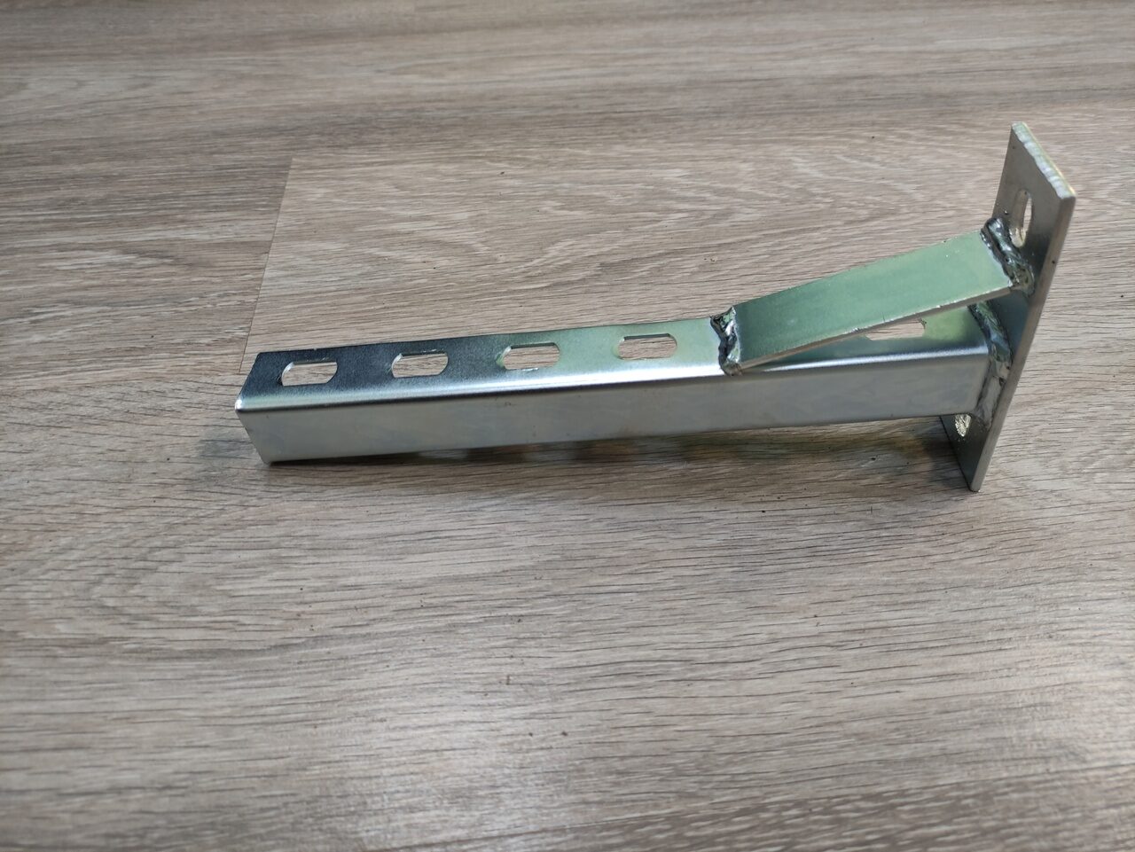 Консольный кронштейн U-образный (с опорой) L250 30х30